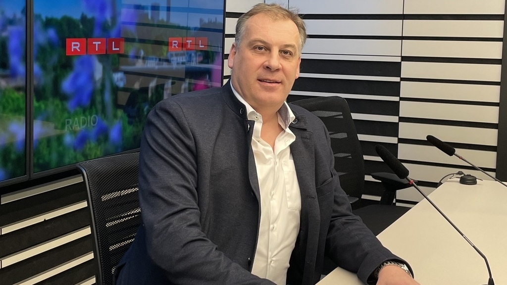 RTL - Invité vun der Redaktioun (19. Mäerz) - Luc Meyer: Salariéeë sinn haut um laangen Hiewel