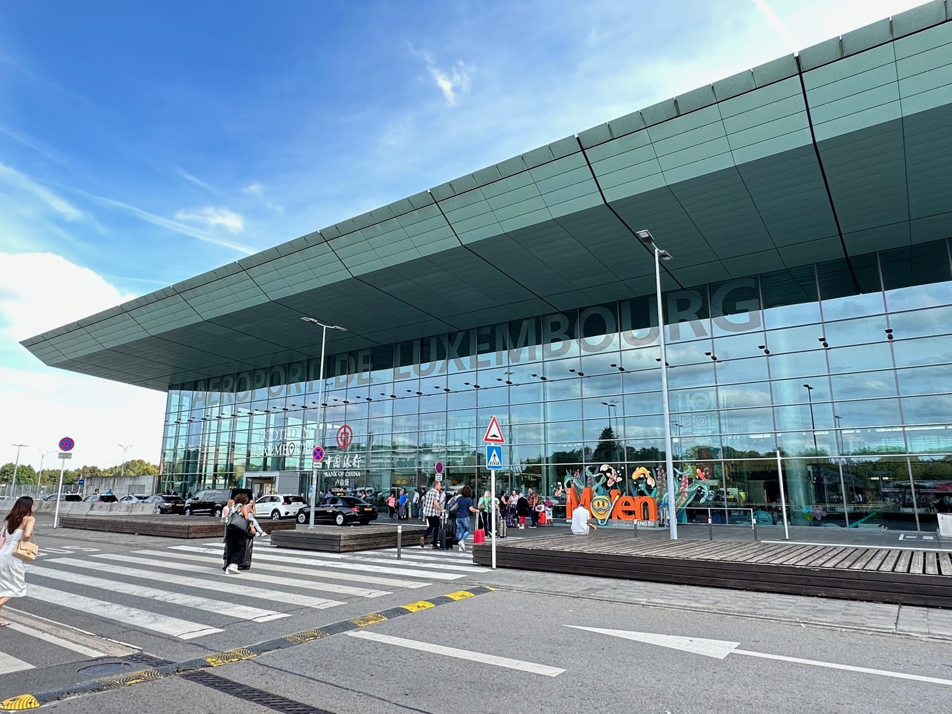 RTL Infos - Devant le Findel : Coups et blessures sur le Kiss&Fly